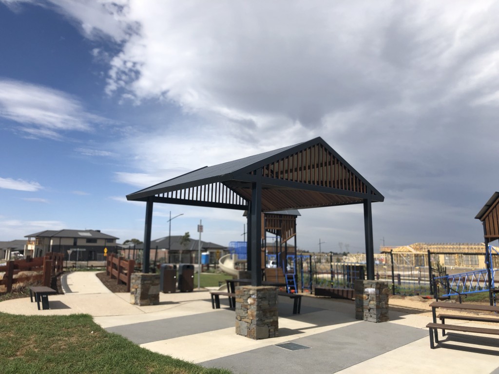 GRDC | Kinbrook Estate, Donnybrook Vic - Custom Shelter